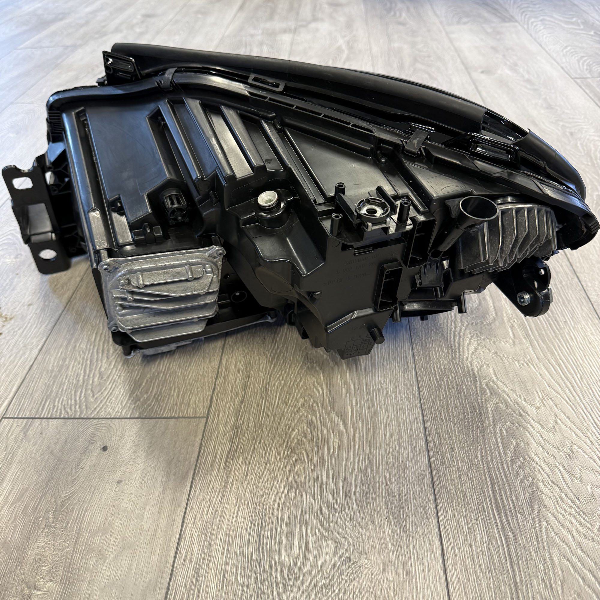 A1669062203 GLE W166 Intelligent light system Žibintas